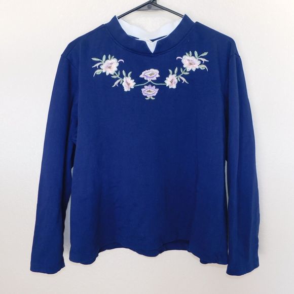 Tops | Flower Embroidered Grandma Sweatshirt Adult L Cw Classics Navy ...